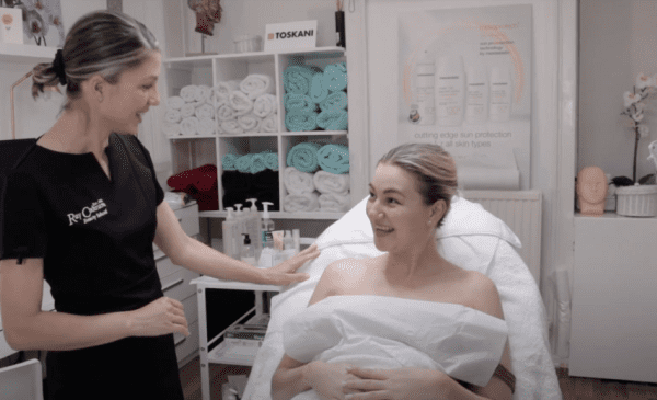 How to do a Professional Facial: 10 Step of Facial Treatment